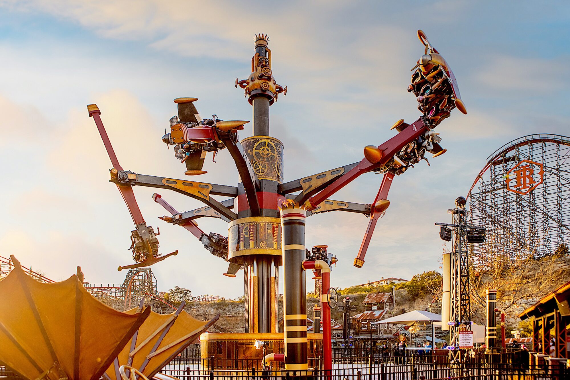 New Dare Devil Dive brings aerobatic thrills To Six Flags Fiesta Texas ...